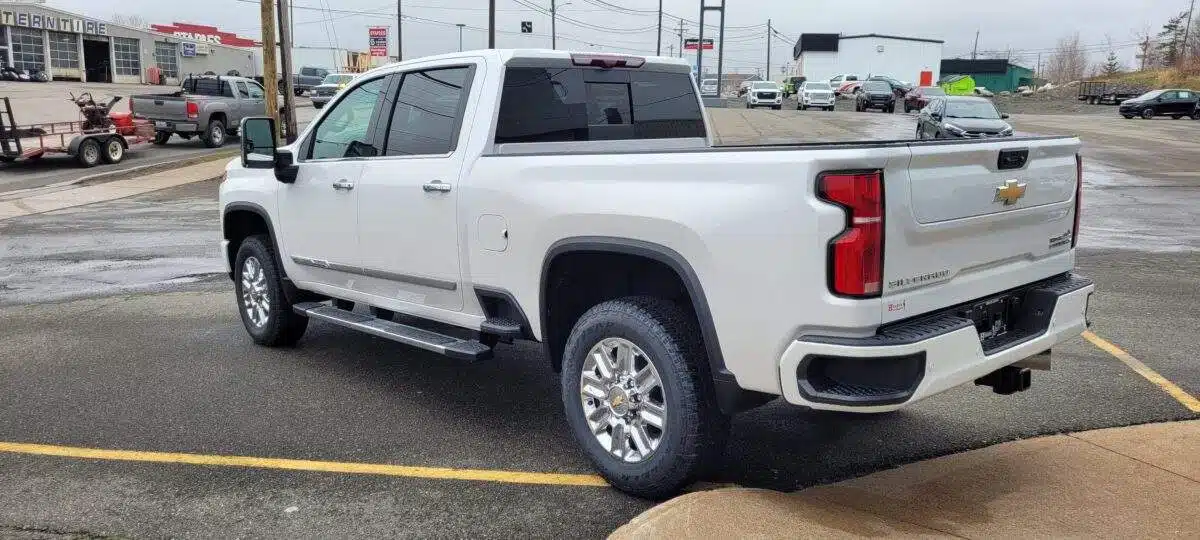 How Much Do 1 Ton Trucks Weigh - Truck Report Geeks