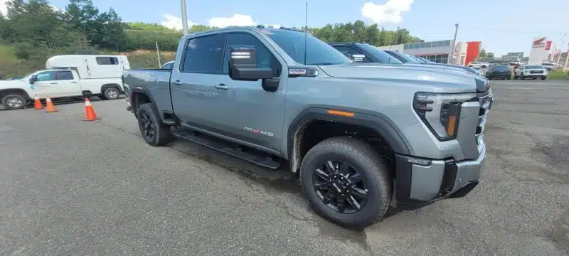 Gas vs Diesel: 2025 Towing Capacity Showdown - Truck Report Geeks